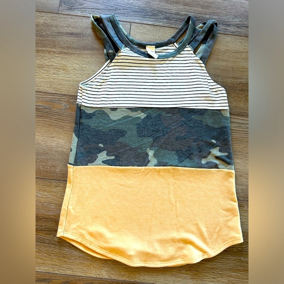 7th Ray | Tops | 7th Ray Sleeveless Shirt | Poshmark
